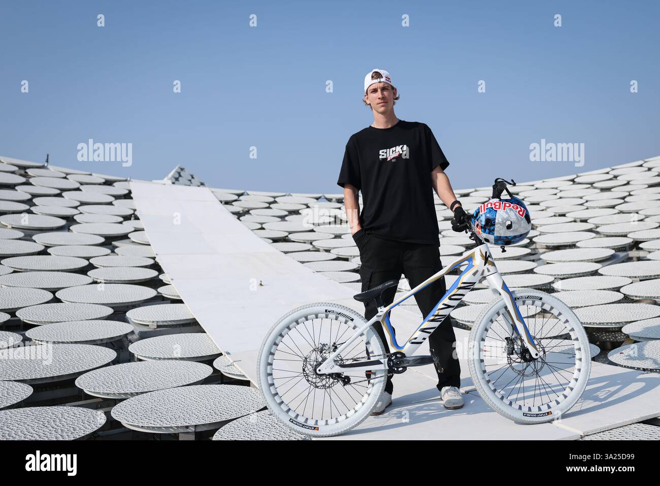 Hamburg, Germany. 10th Mar, 2025. Fabio Wibmer, trial mountain biker ...