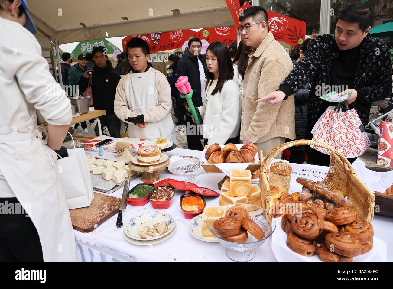 **CHINESE MAINLAND, HONG KONG, MACAU AND TAIWAN OUT** People visit a ...