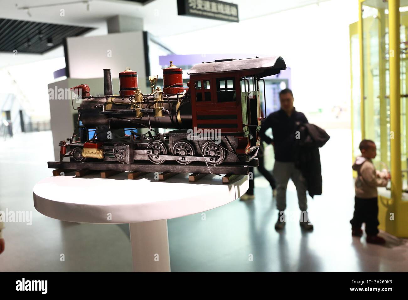 Children visit Shenyang Science Centrum in Shenyang City, northeast ...
