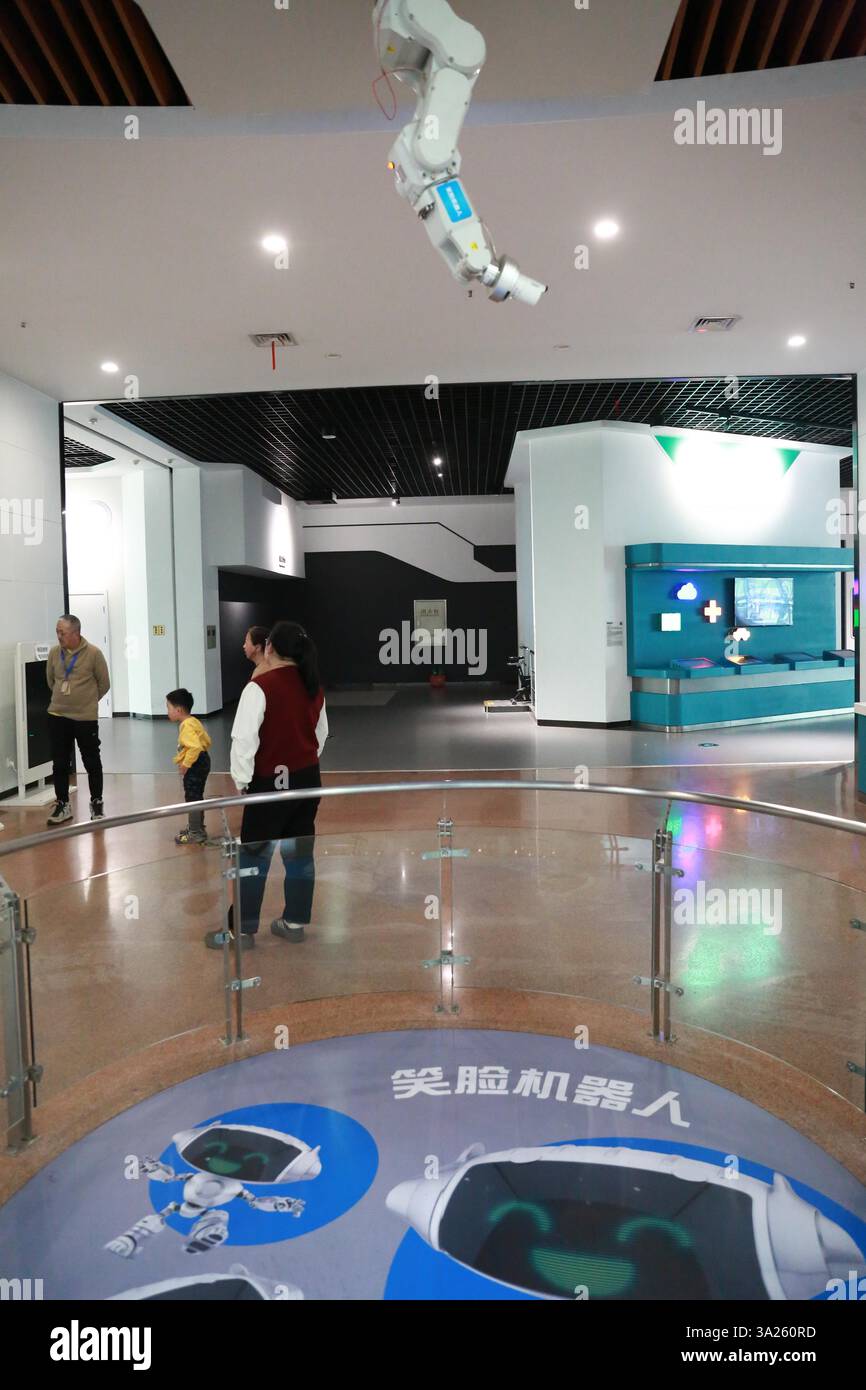 Children visit Shenyang Science Centrum in Shenyang City, northeast ...
