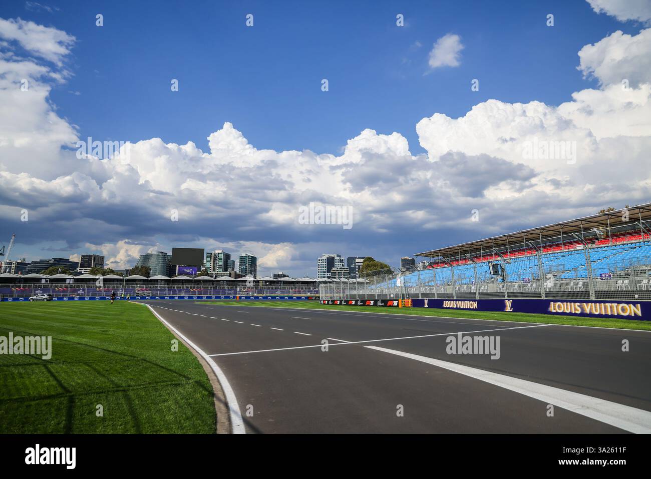 March 12, 2025: MELBOURNE, AUSTRALIA - MARCH 12: Track atmosphere ...