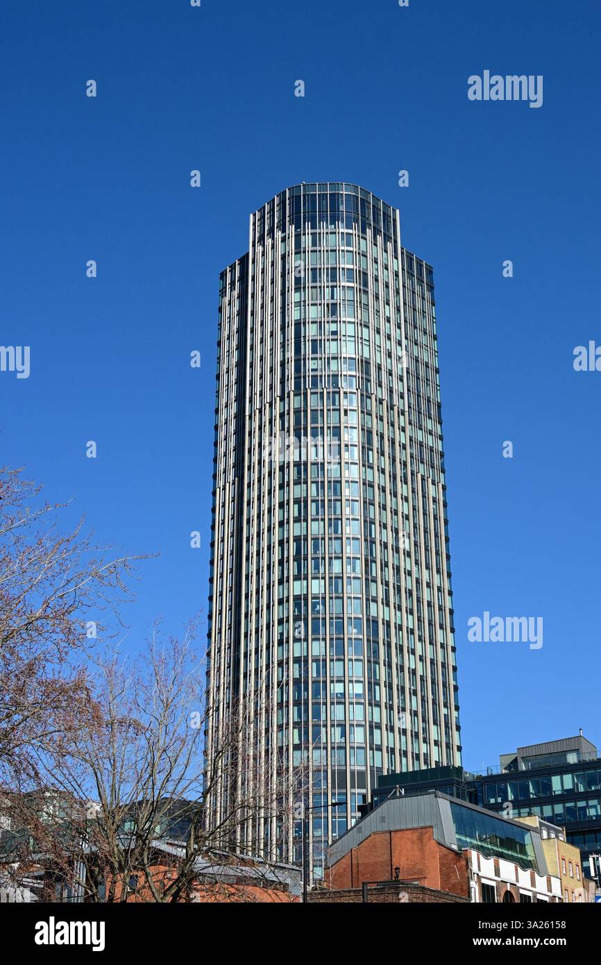 Southbank Tower, Upper Ground / Hatfields, viewed from Stamford Street ...
