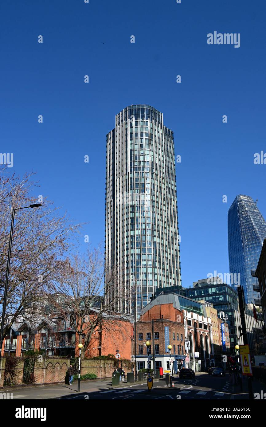 Southbank Tower, Upper Ground / Hatfields, viewed from Stamford Street ...