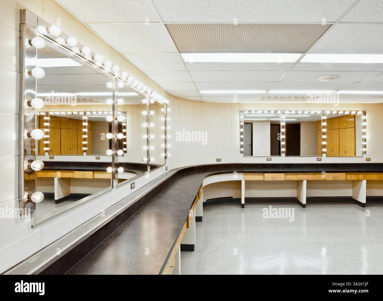 Theatre dressing room hi-res stock photography and images - Alamy
