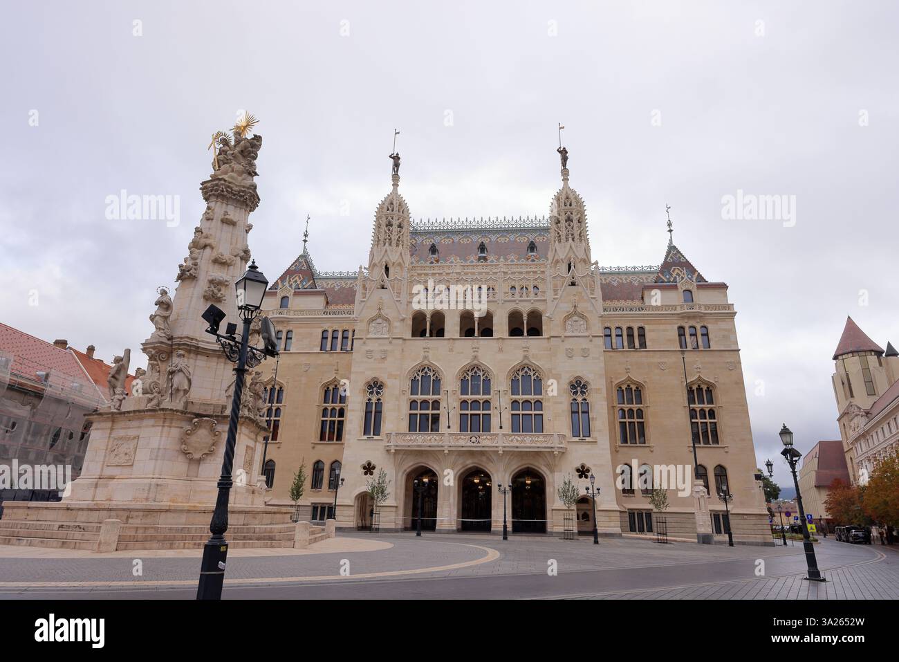 Holy Trinity square (Szentharomsag ter), famous for Fishermen's Bastion ...