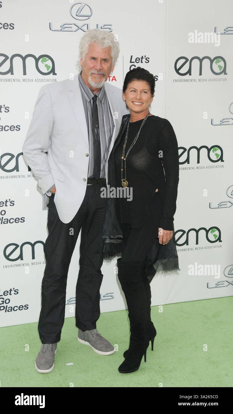 Barry bostwick wife hi-res stock photography and images - Alamy