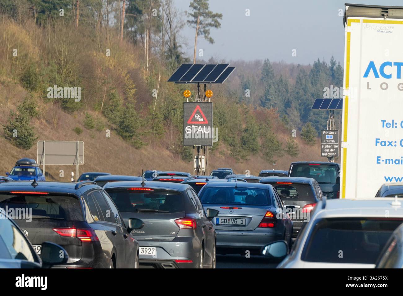 Deutschland, Europa, Autobahn, Stauwarnung, Verkehrsstau, digitale ...