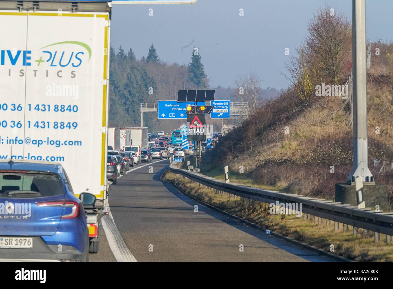 Deutschland, Europa, Autobahn, Verkehrsstau, LKW-Verkehr ...