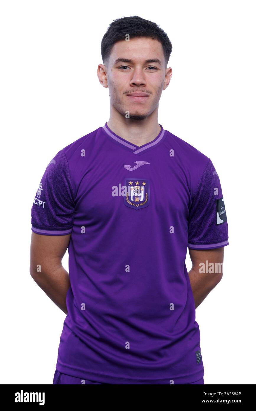 Anderlecht, Belgium. 26th Feb, 2025. Enzo Sternal of RSCA Anderlecht ...