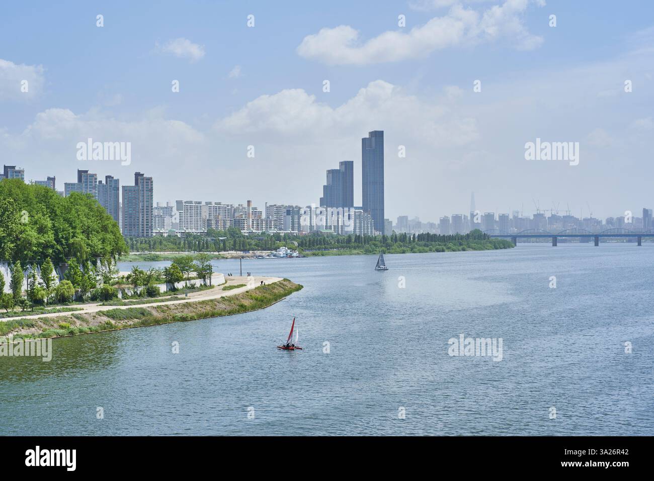 Han river Hangang and urban cityscape of Seoul, capital of South Korea ...