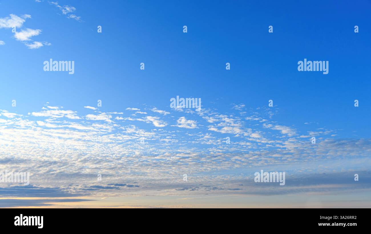 Small sky hi-res stock photography and images - Alamy