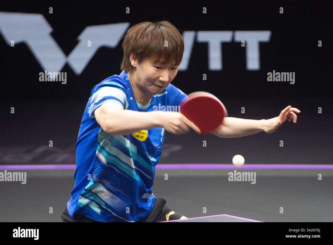 (250312) -- CHONGQING, March 12, 2025 (Xinhua) -- Wang Manyu of China ...