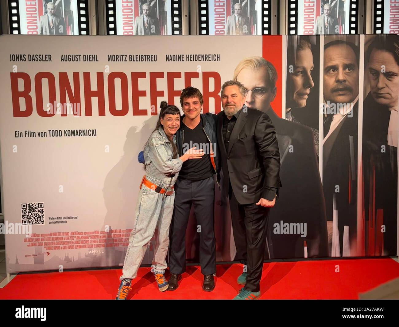 Ulrike von Lenski, Jonas Dassler und Todd Komarnicki Regisseur bei der ...