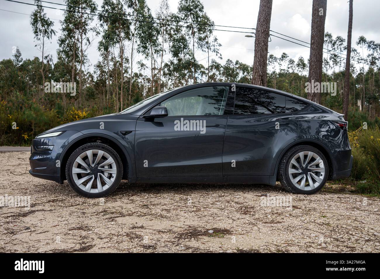 New model 2025 hi-res stock photography and images - Alamy