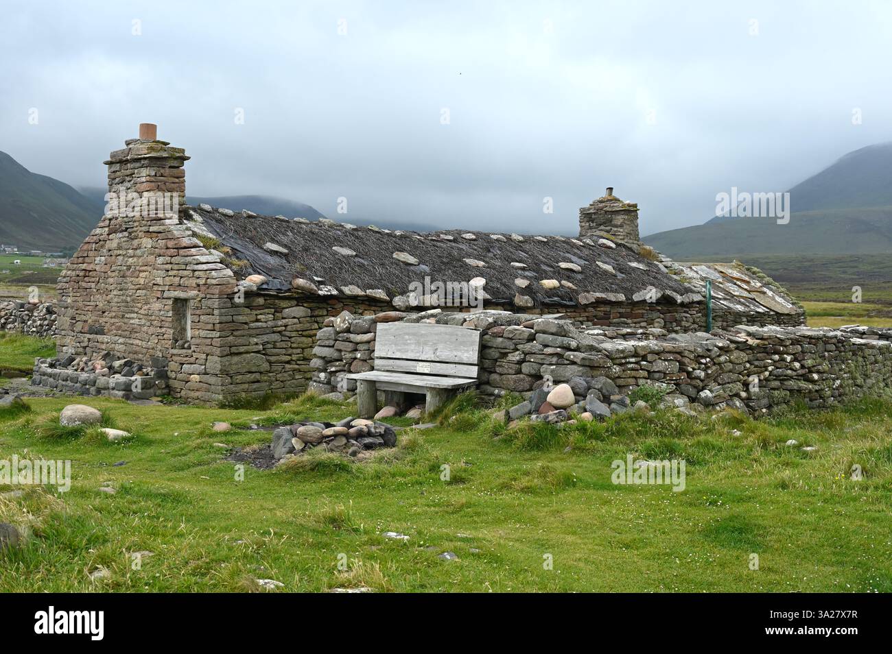 exterior of bothy at Rackwick bay, Hoy Scotland June Stock Photo - Alamy