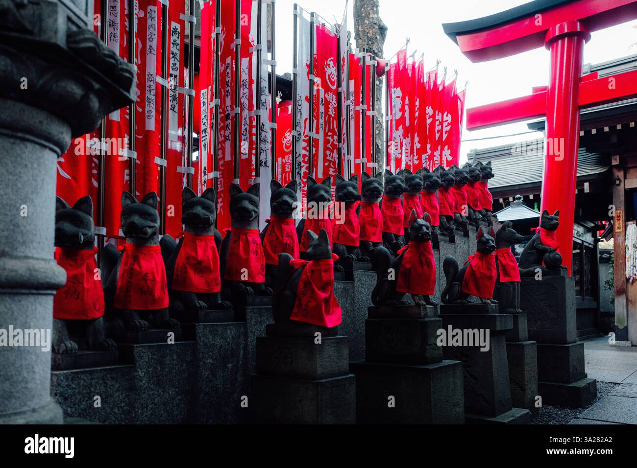 Toyokawa Inari Temple, Tokyo Stock Photo - Alamy