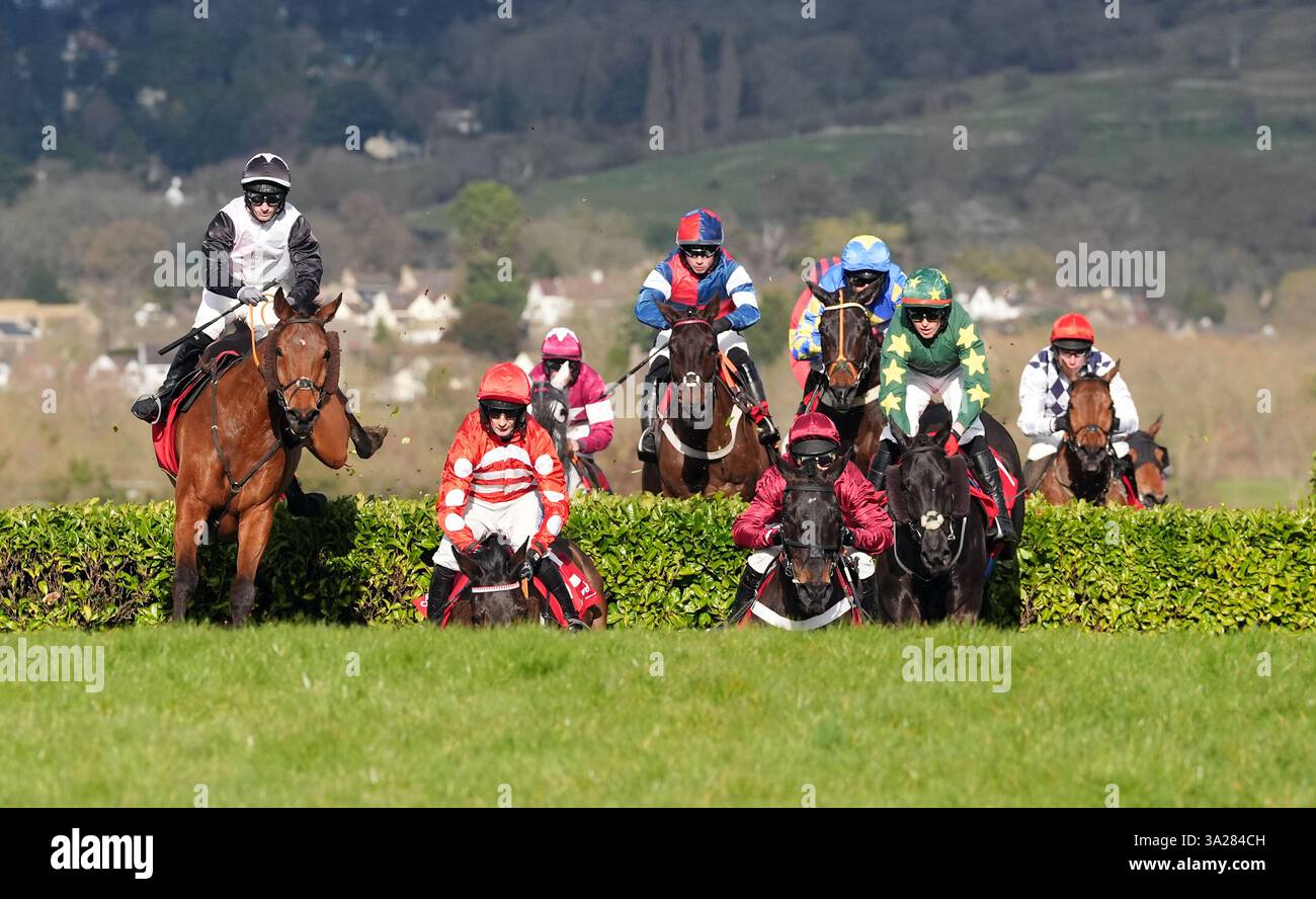 Cheltenham festival 2025 style wednesday cheltenham racecour hi-res ...