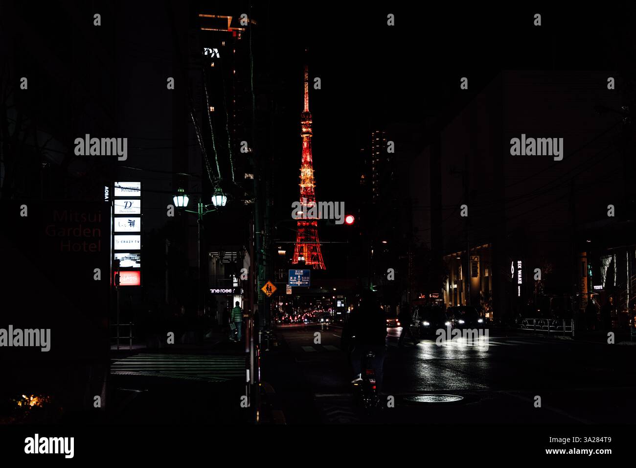 The beautiful Tokyo Tower, in Roppongi Stock Photo - Alamy