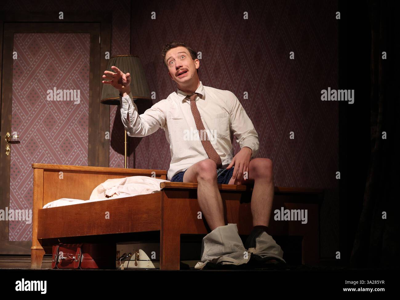 Lukas Benjamin Engel in der Revisor, Komoedie von Nikolaj Gogol unter ...
