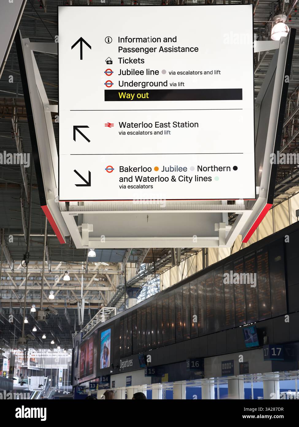Information board at Waterloo rail station, London, England Stock Photo ...