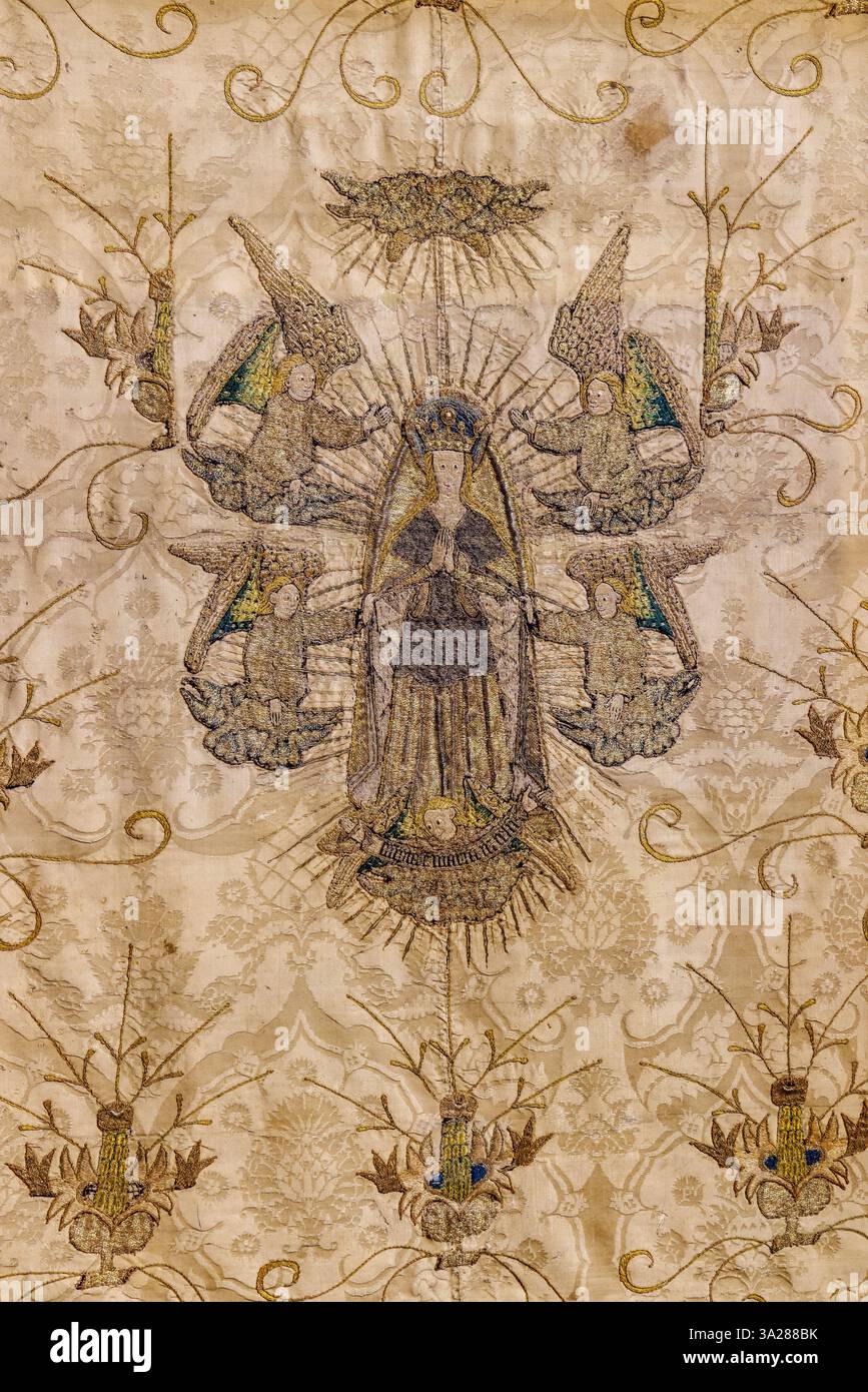 Altar hangings hi-res stock photography and images - Alamy