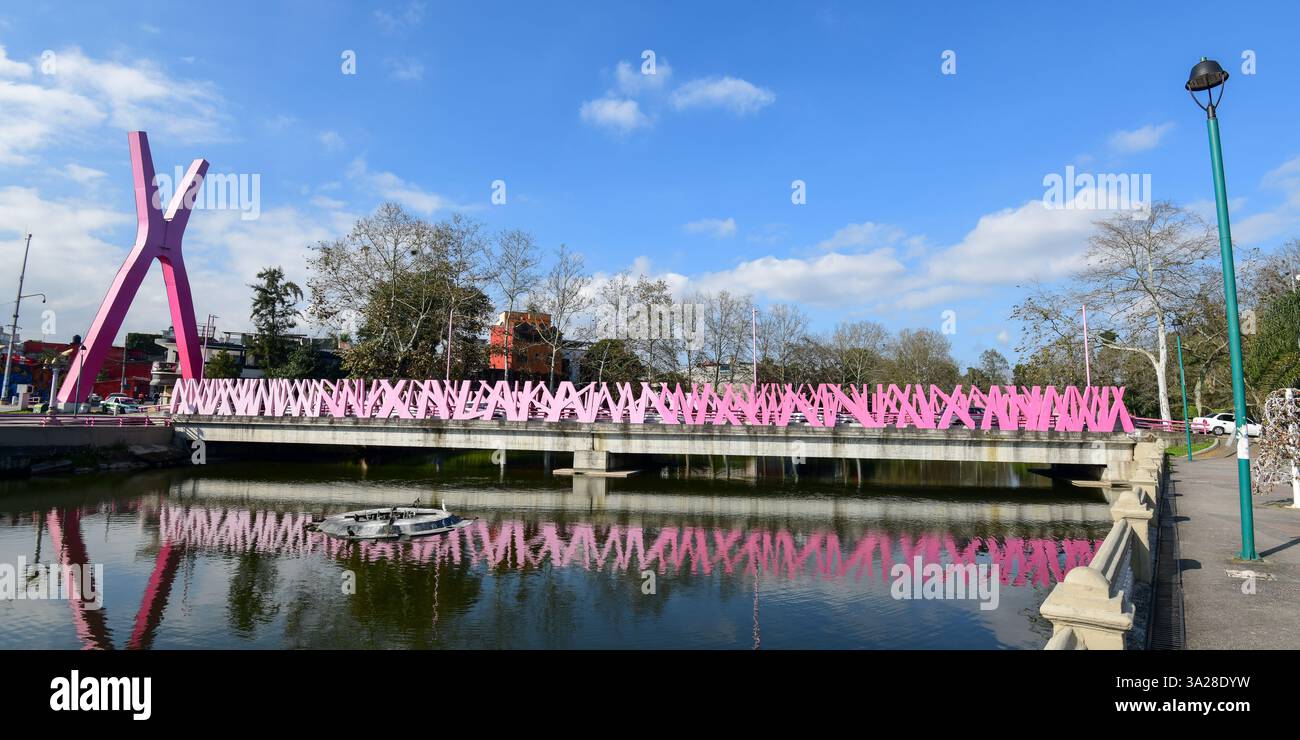 Bridge at Paseo de los Lagos in Xalapa, Mexico Stock Photo - Alamy