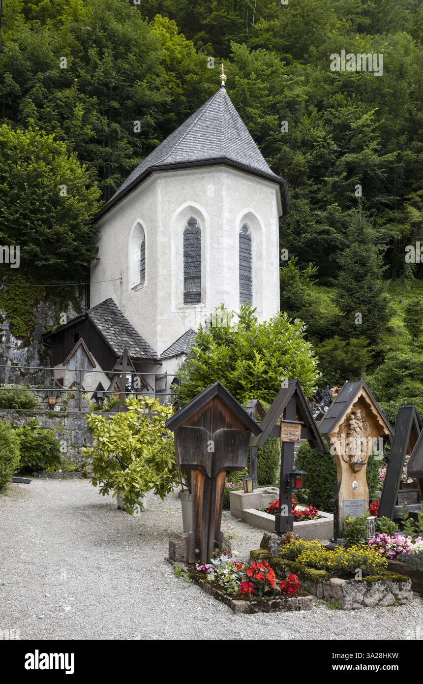 Cemetery in of Hallstatt in Upper Austria Stock Photo - Alamy