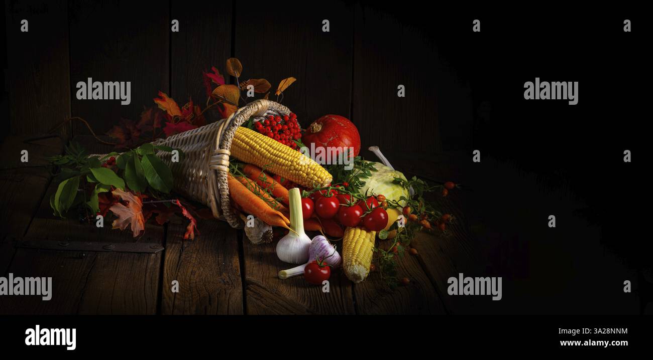 The beautiful autumn cornucopia with vegetables Stock Photo - Alamy
