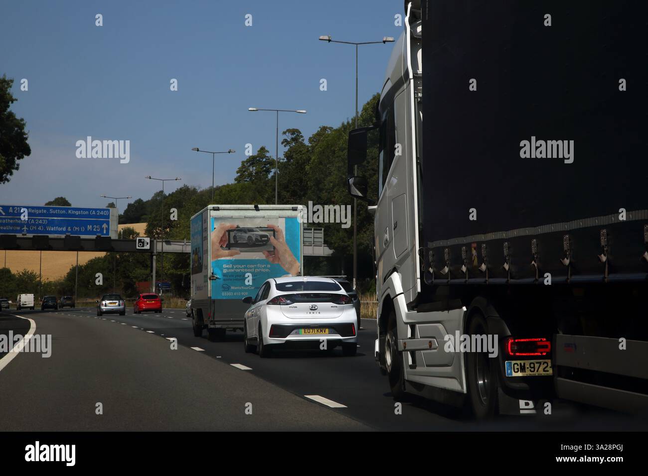 Cars motorway hi-res stock photography and images - Alamy