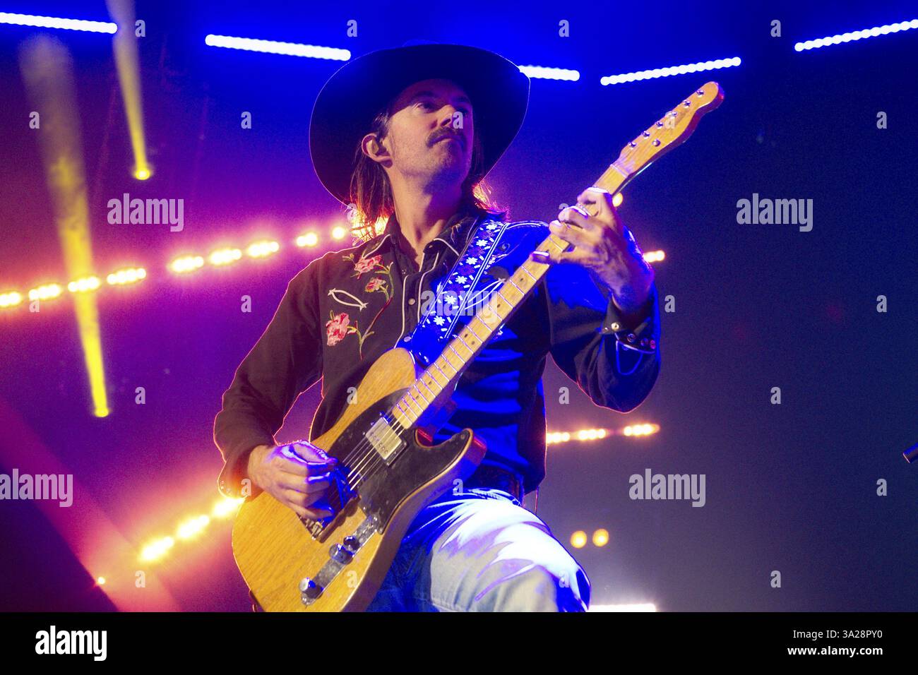 Jess Carson (guitar, vocals), MIDLAND, Uber Eats Music Hall, C2c ...