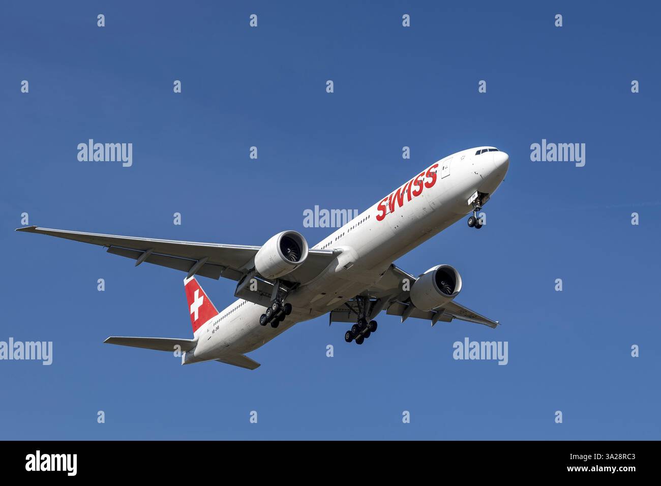 Aircraft Swiss, HB-JNB, Boeing 777-300ER Stock Photo - Alamy