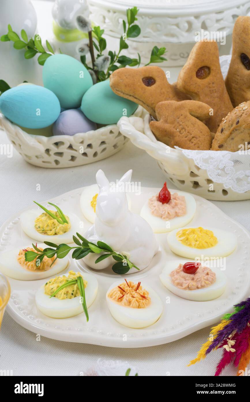 Full boiled eggs hi-res stock photography and images - Alamy
