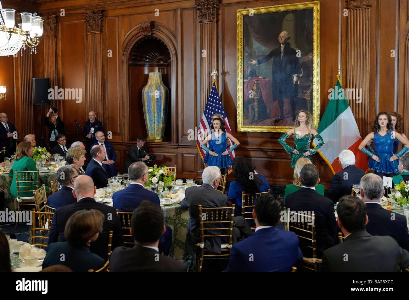 President Donald Trump and Ireland's Prime Minister Michael Martin ...