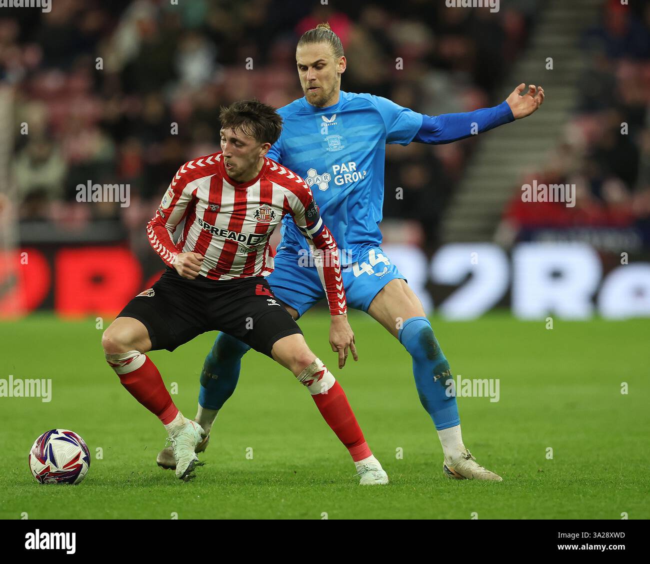 Sunderland's Dan Neil in action with Brad Potts during the Sky Bet ...