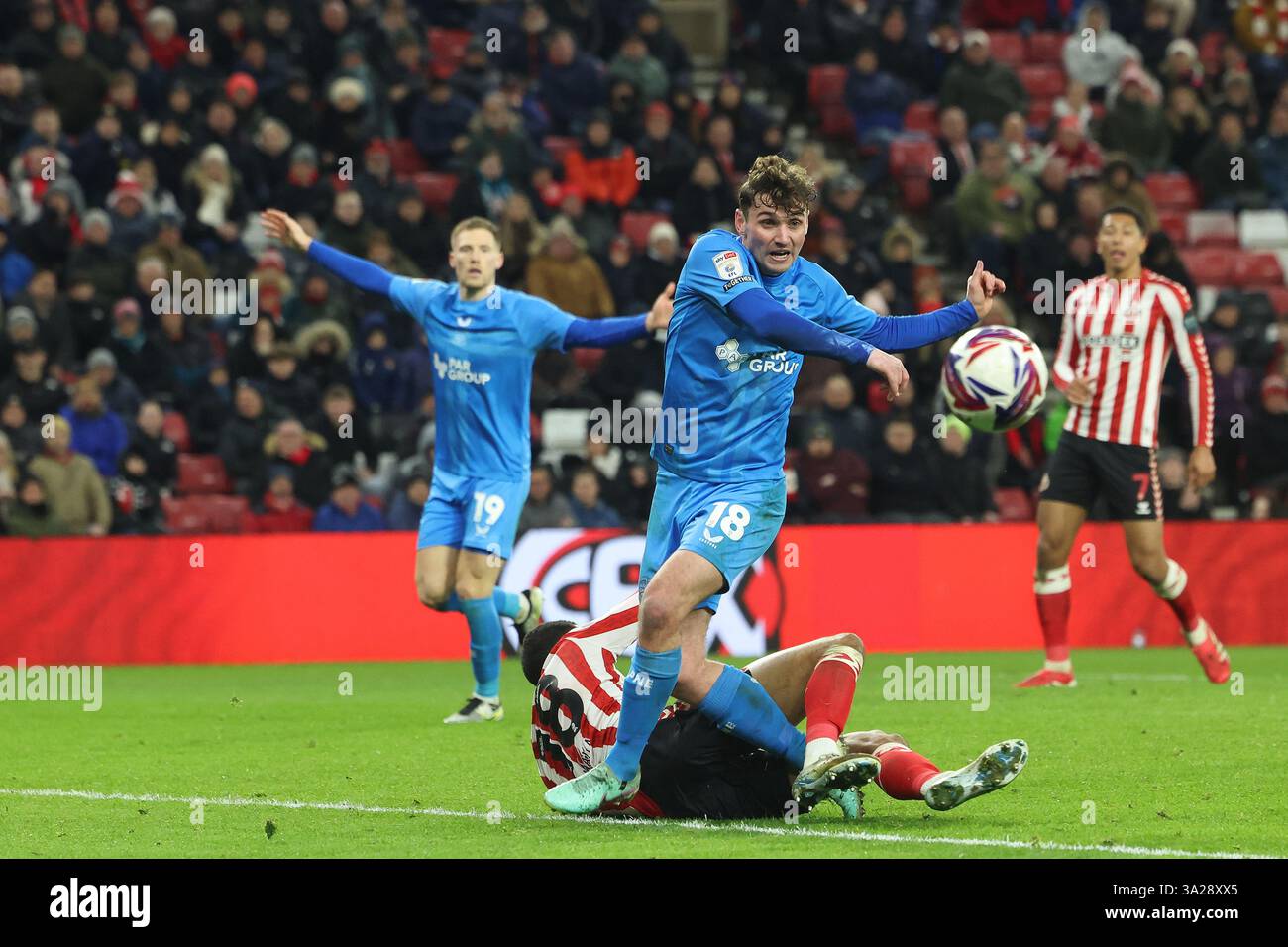 Preston North End's Ryan Ledson battles with Sunderland's Wilson Isidor ...