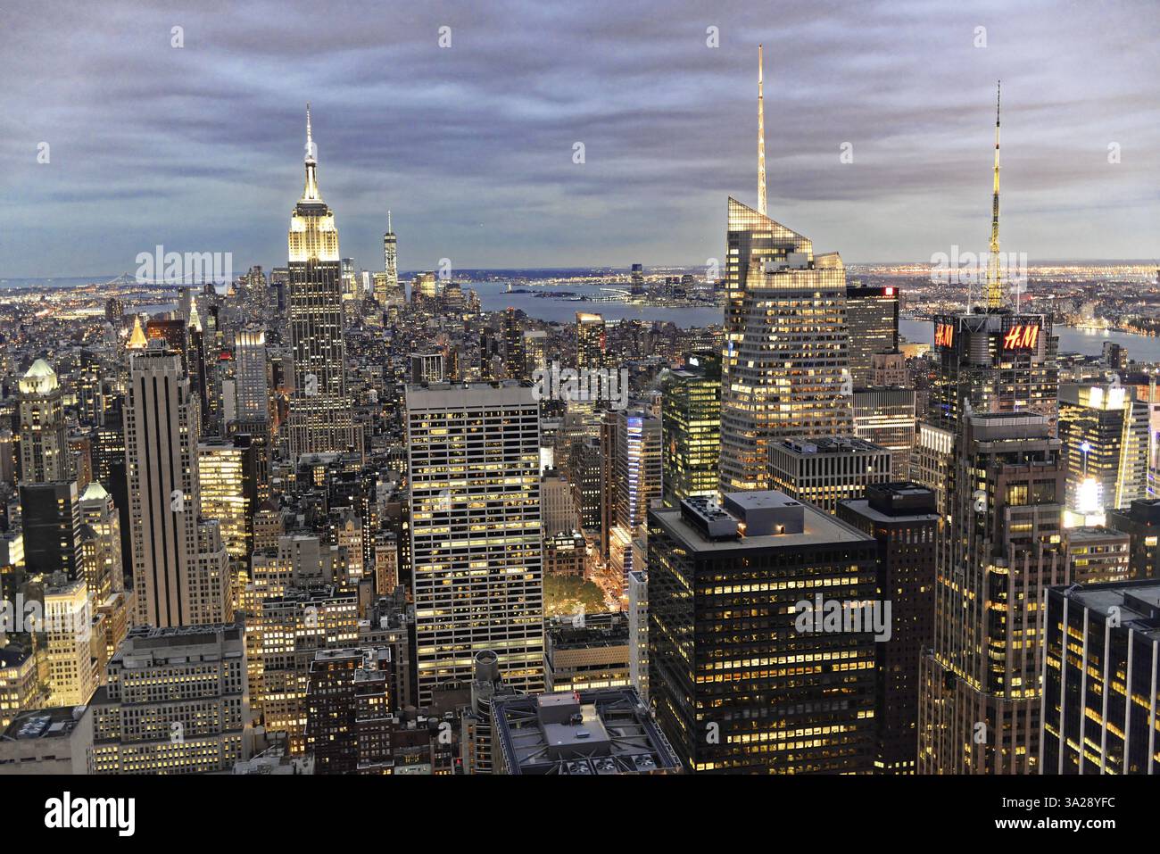 Rockefeller Center observation deck, panoramic view of the dense New ...