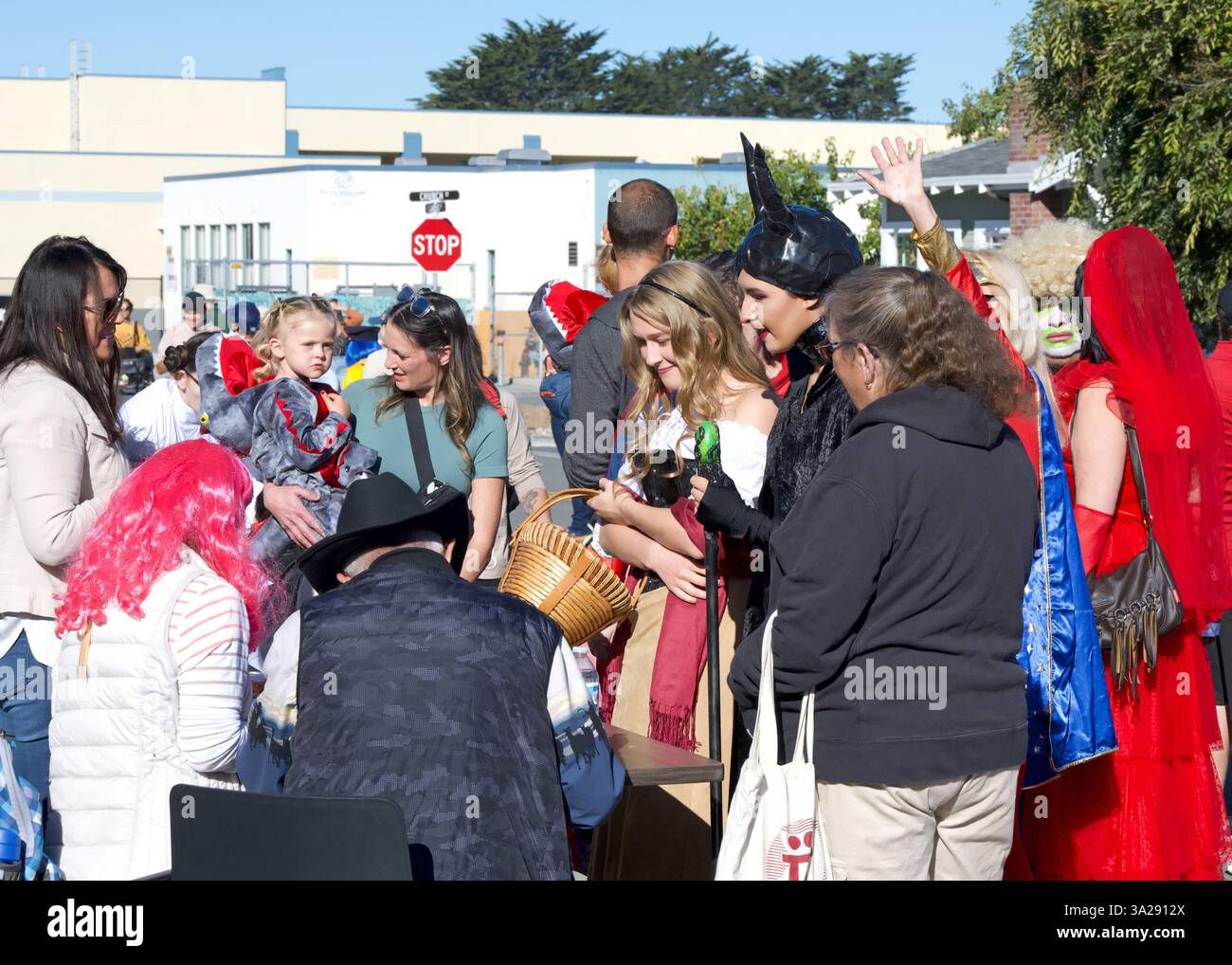 Half Moon Bay, CA - Oct 19, 2024: Participants at the 52nd annual Art ...