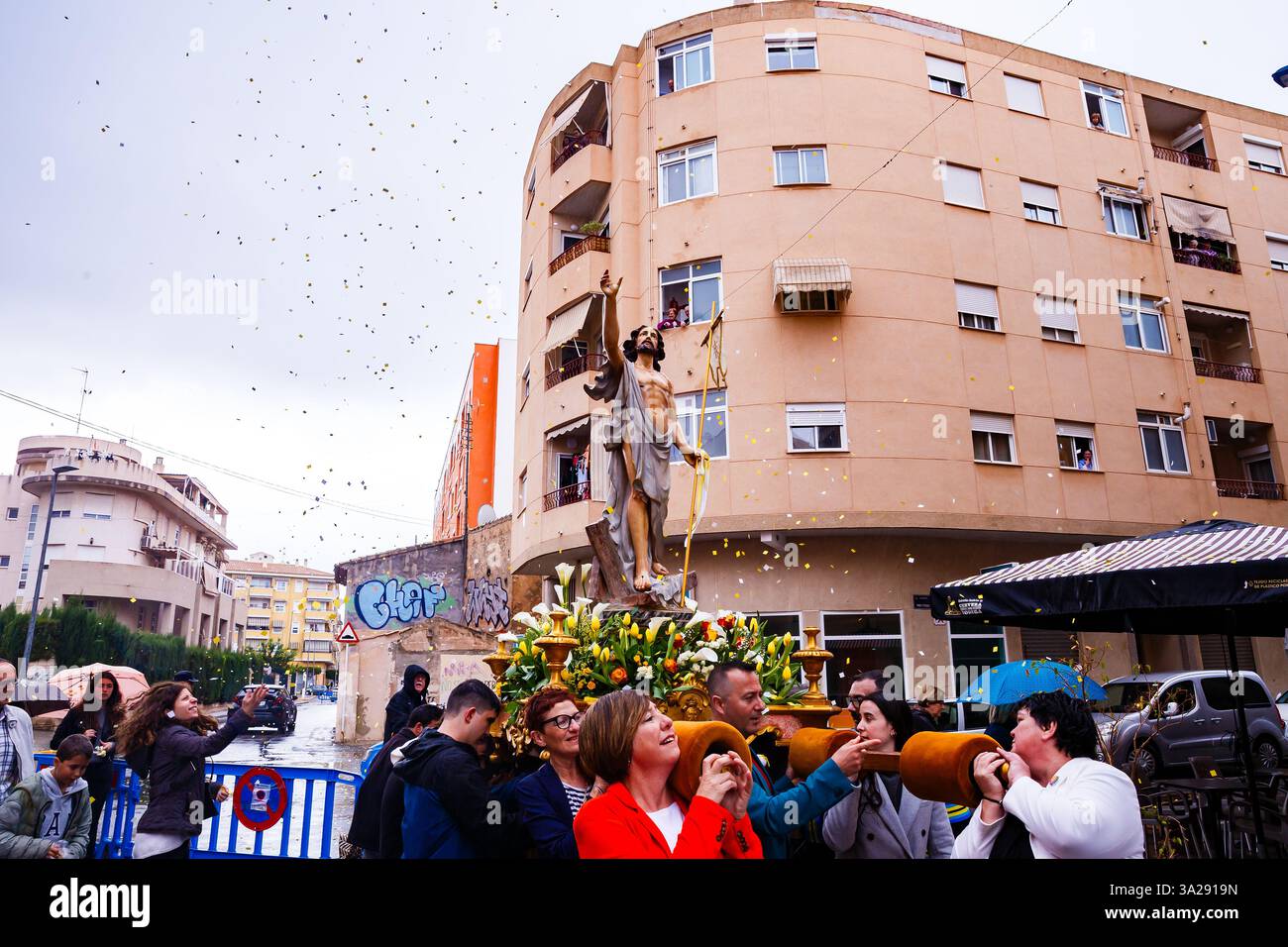 The procession of the risen Christ in the rain in Villajoyosa Stock ...