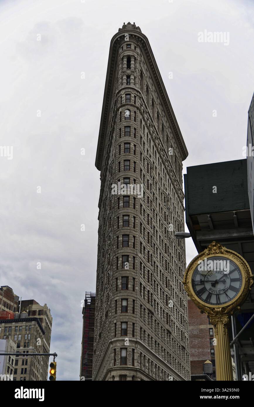 USA, New York, New York City, Flatiron Building, Flatiron Building in ...