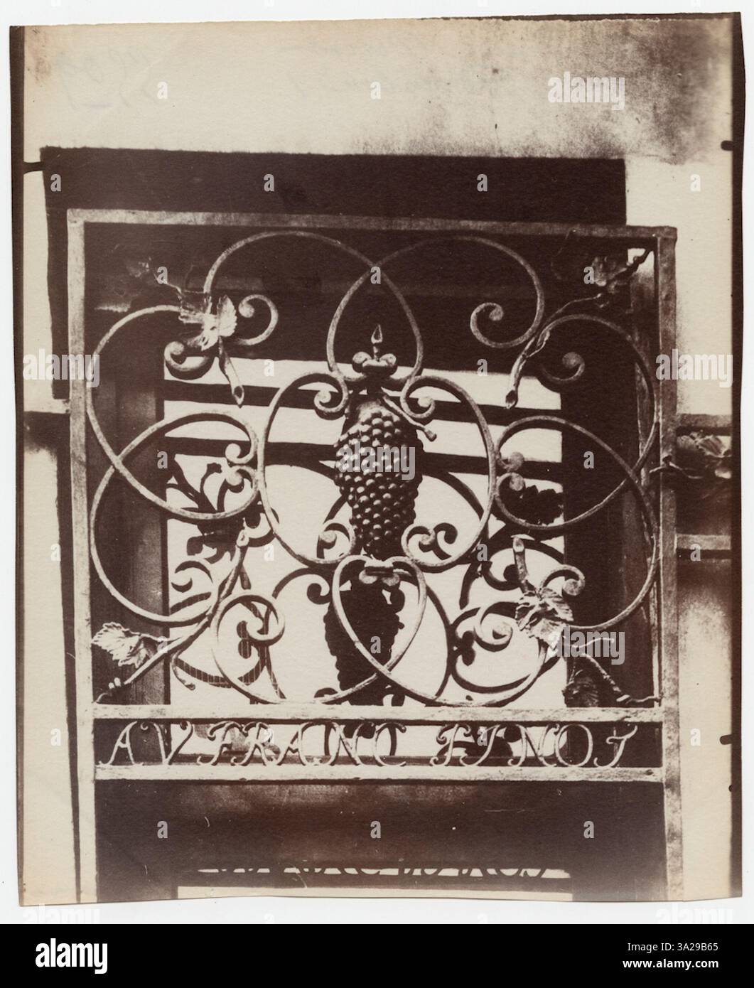 Atget’s photograph of the sign for the establishment 'Au franc Pinot ...
