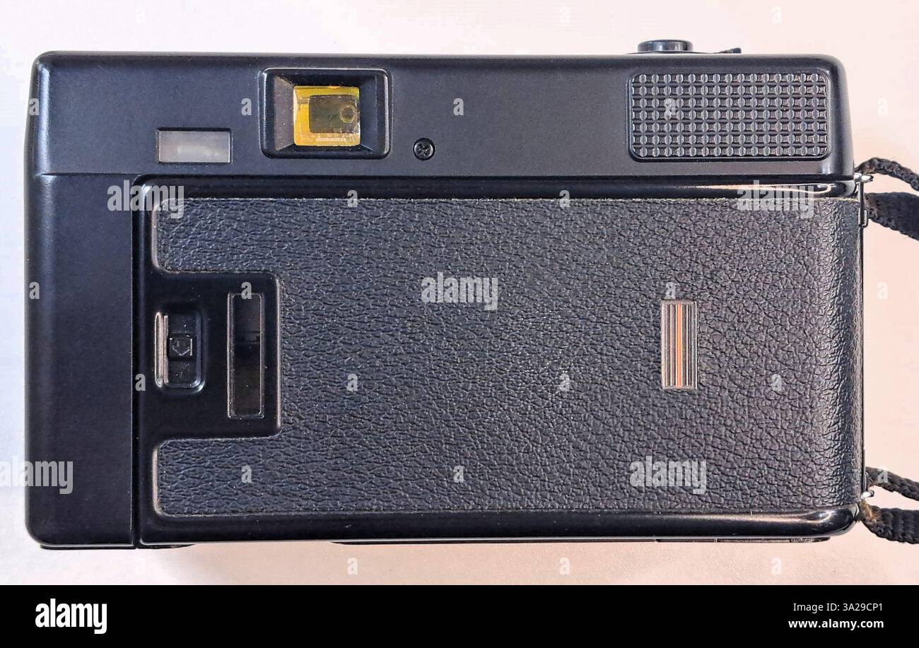 The rear of a vintage 35mm film camera Stock Photo - Alamy