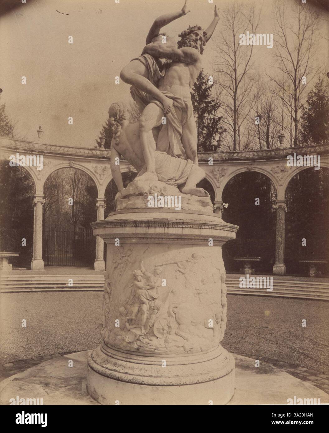 Atget's photograph of the Grove of the Colonnade at Versailles ...
