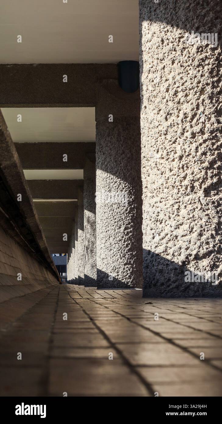 Abstract converging lines of brutal architecture Stock Photo - Alamy