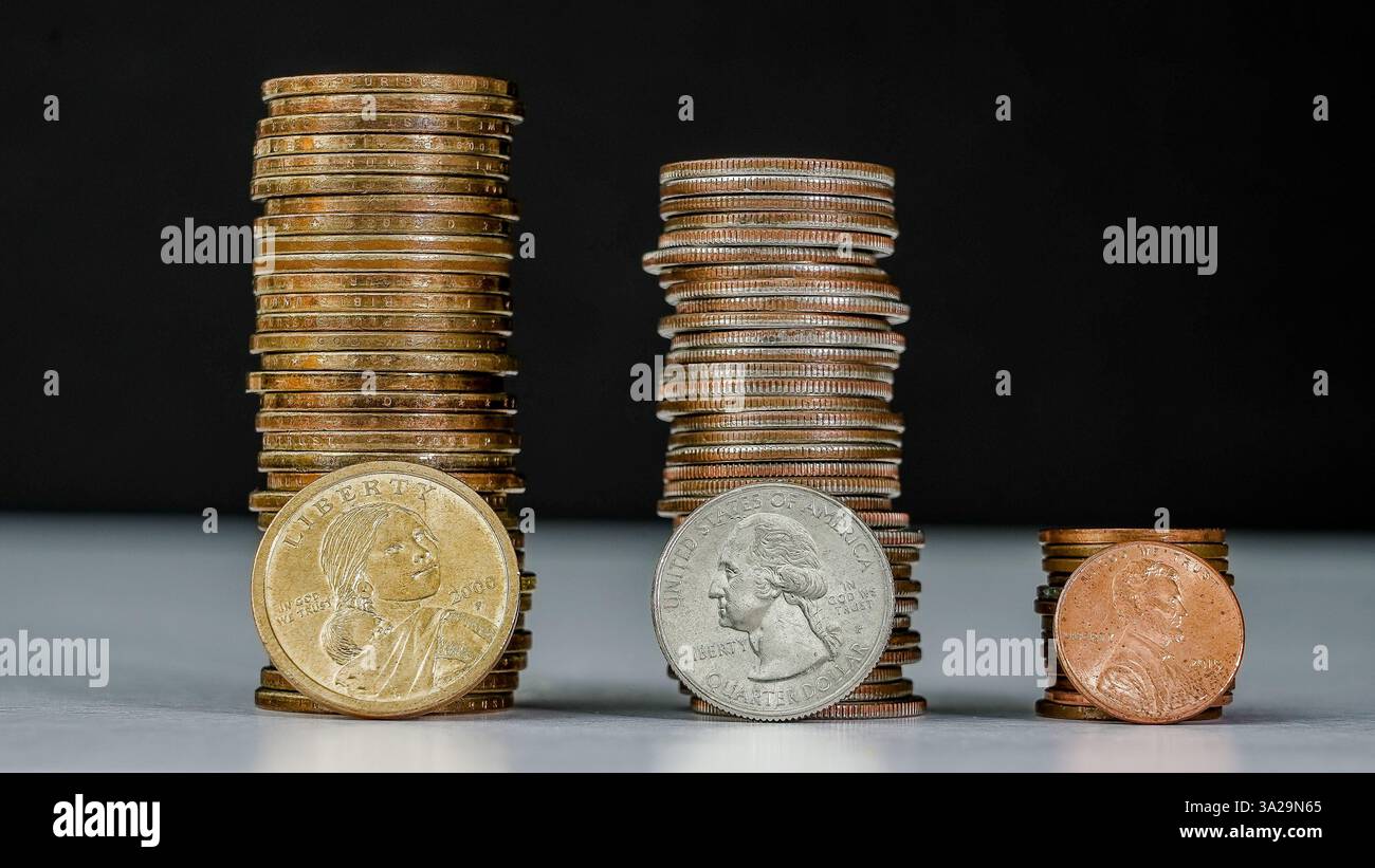 Coins different sizes denominations hi-res stock photography and images ...