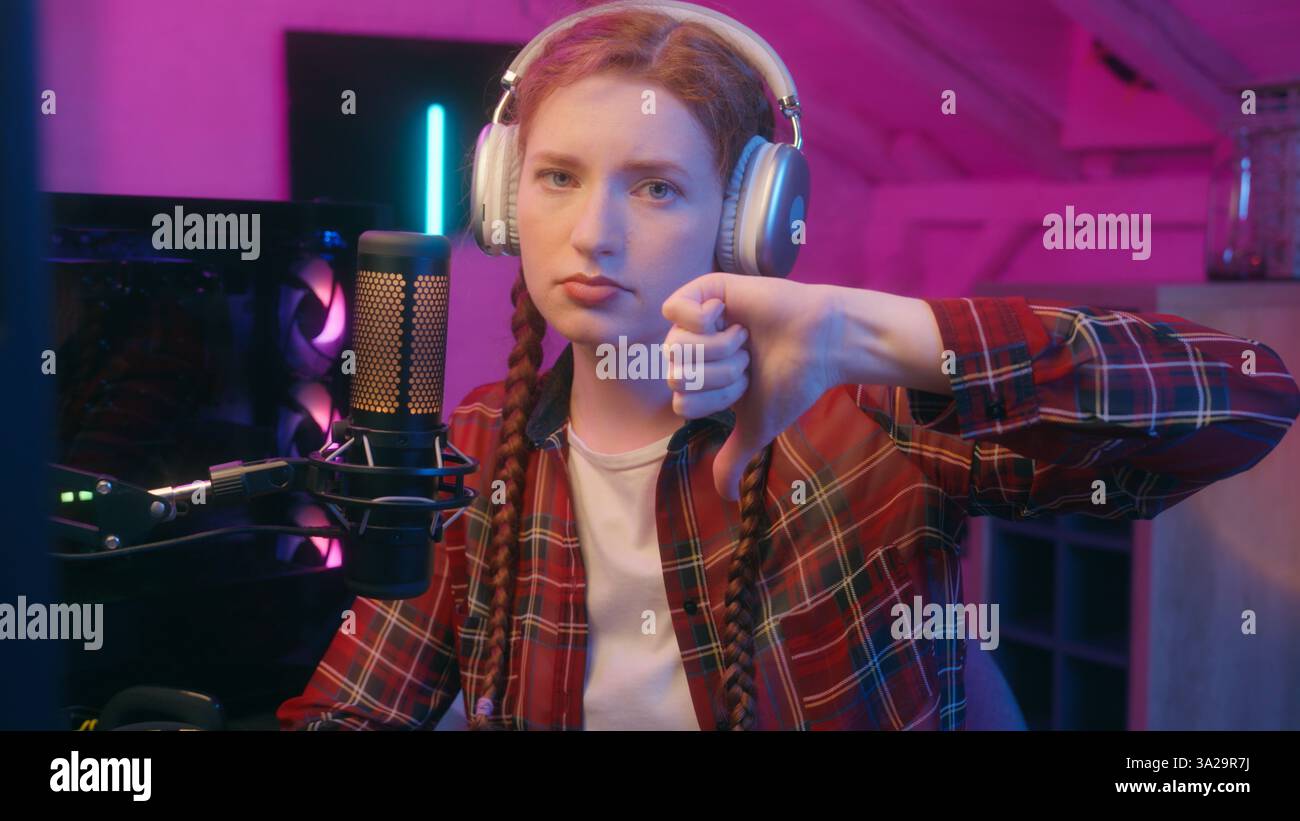 Online gambling teenager sad hi-res stock photography and images - Alamy