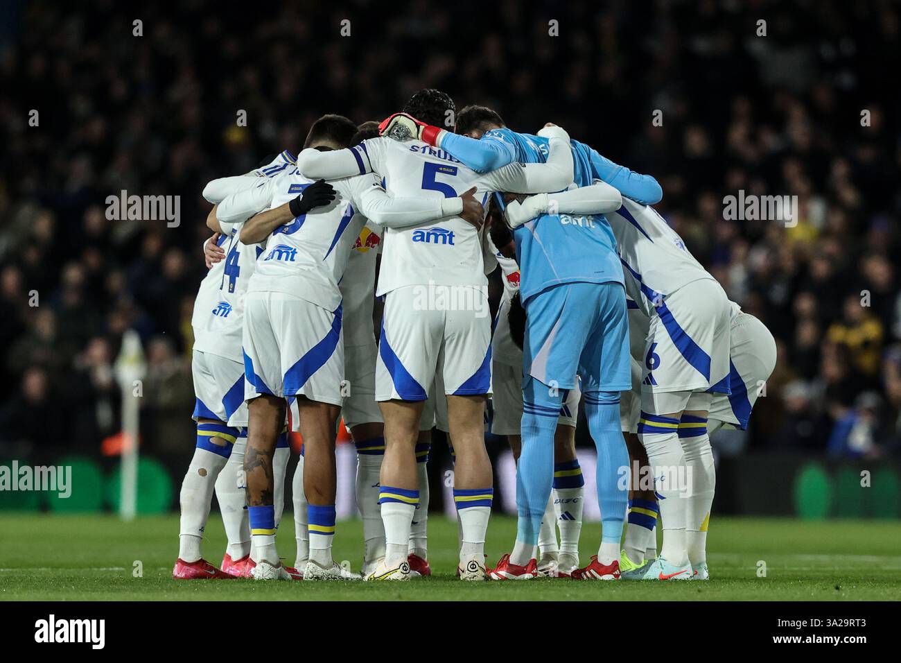 Leeds have a team huddle before the game during the Sky Bet ...