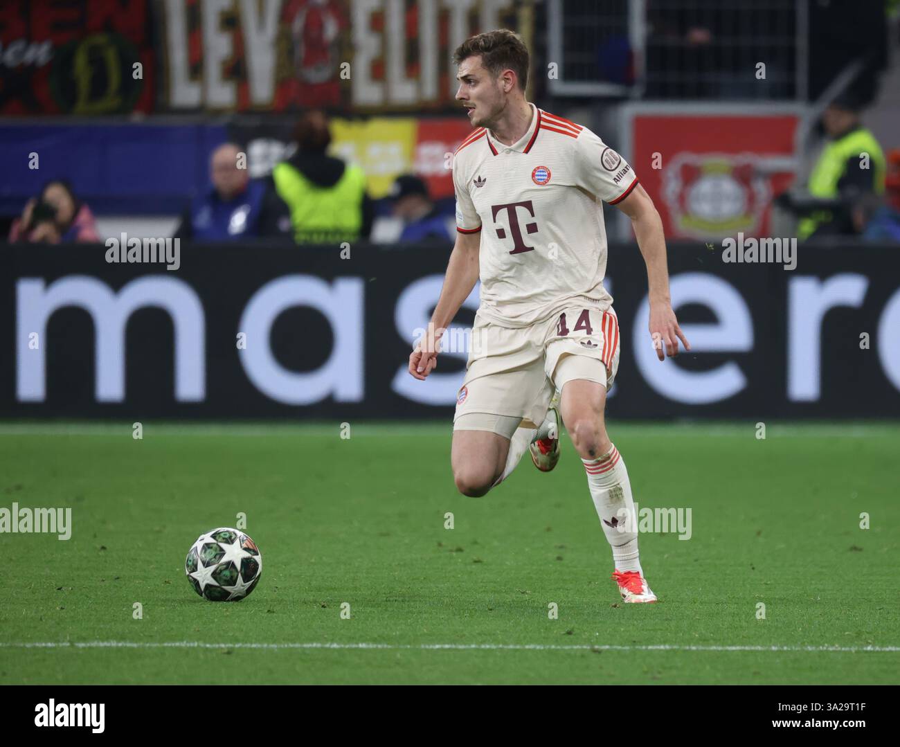 Josip Stanisic (Bayern), Champions League, Round of 16 second leg ...