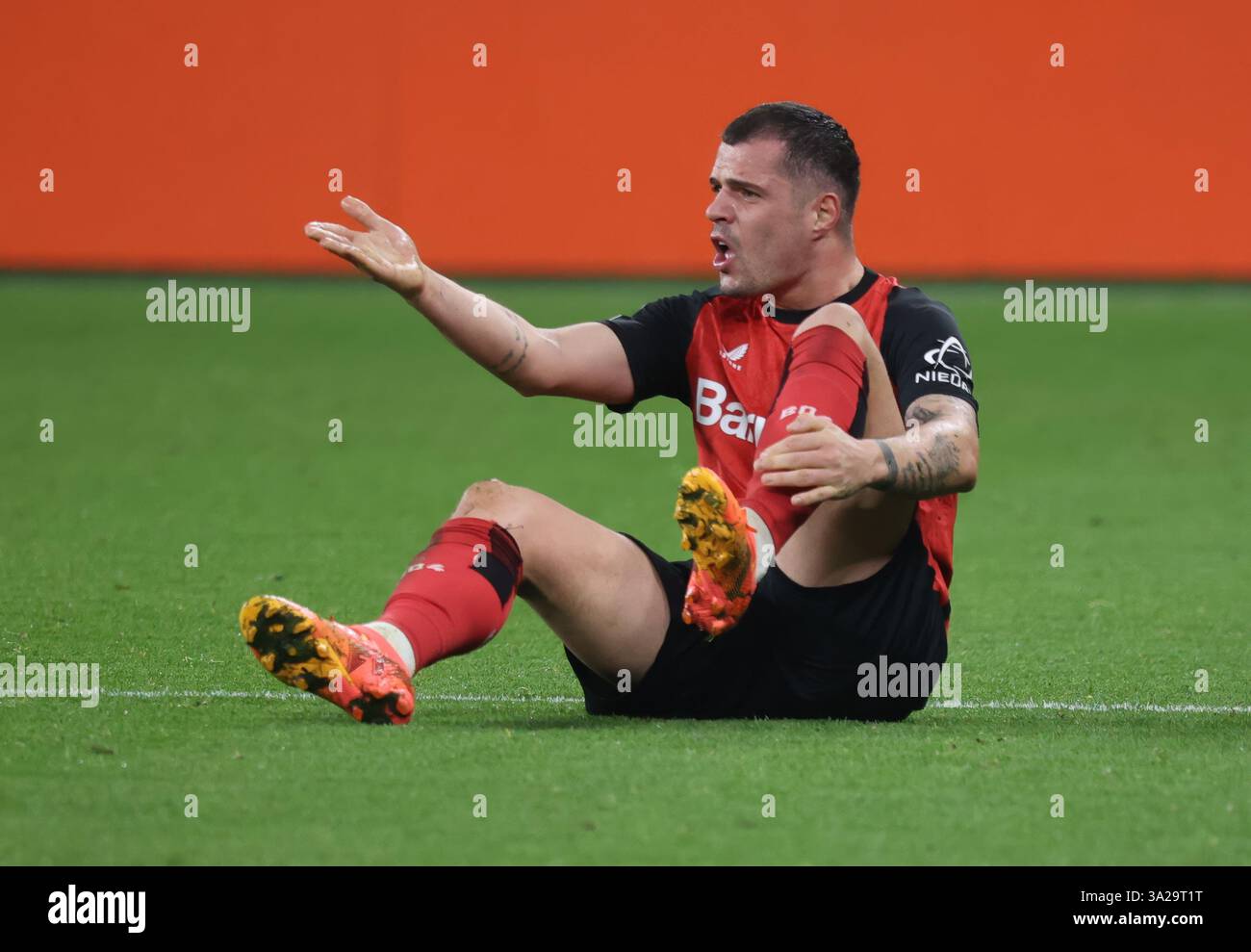 Granit Xhaka (Bayer), Champions League, Round of 16 second leg, Bayer ...