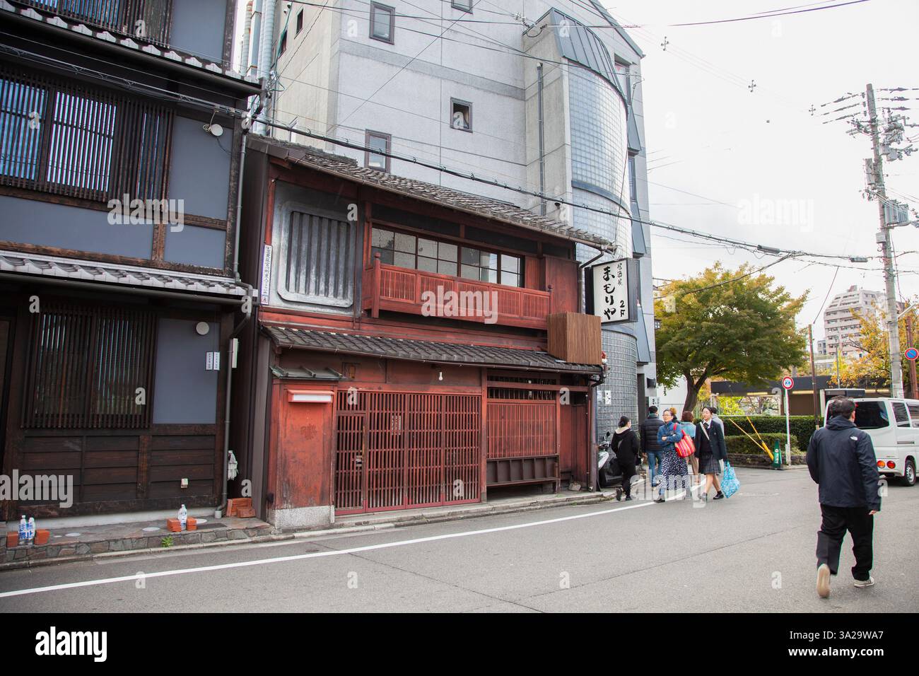 Traditional old Japanese wooden buildings in Gion, Kyoto, Japan Stock ...