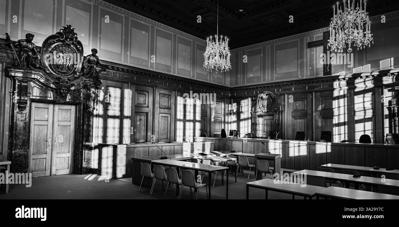 The building was constructed between 1909 and 1916. Courtroom 600 was ...